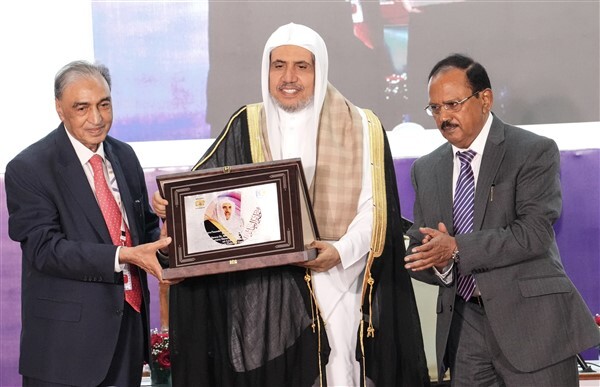 Muslim World League Mohammad Bin Abdulkarim Al-Issa Meets PM Narendra ...