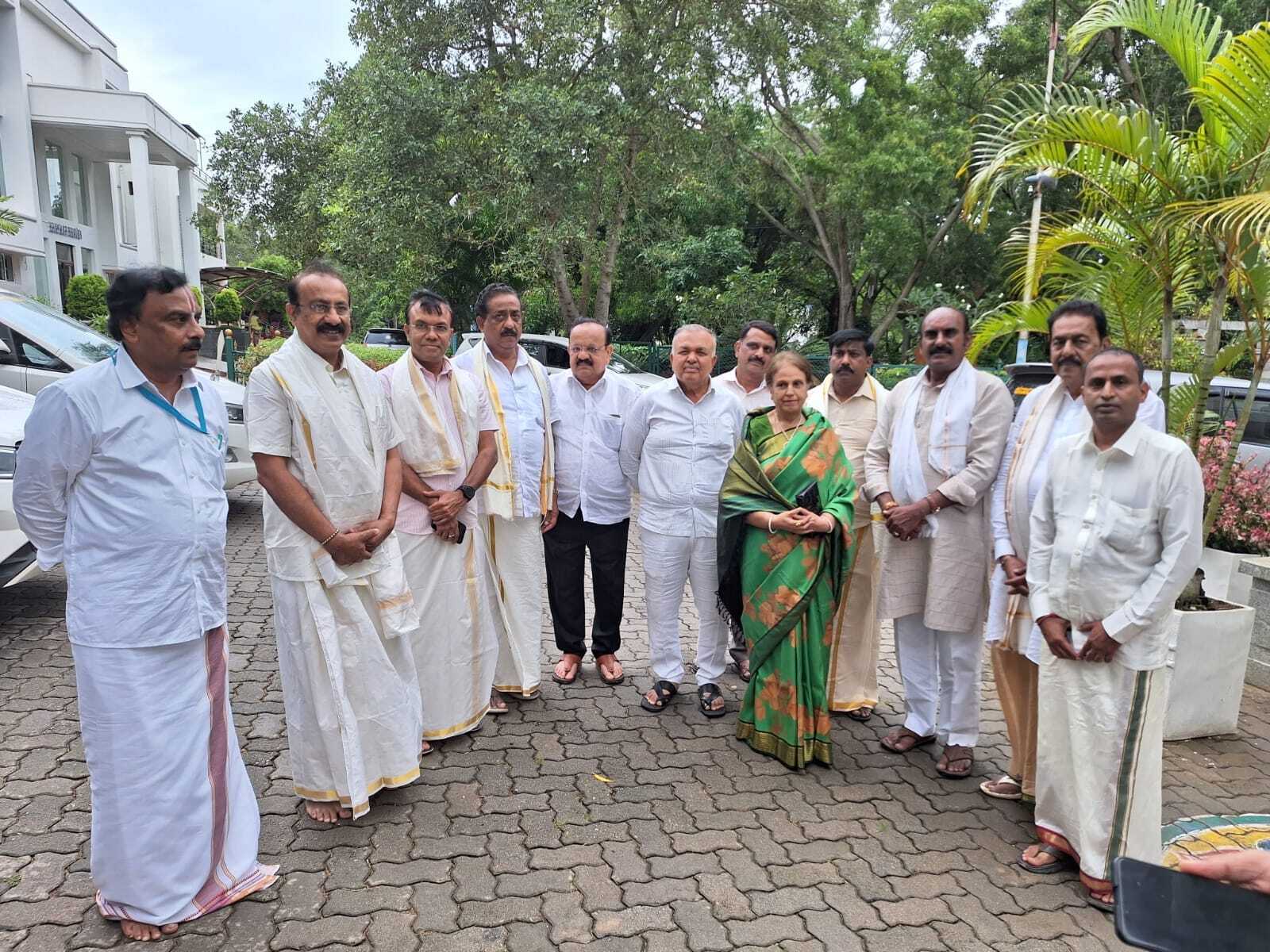 ತಿರುಪತಿಗೆ ಭೇಟಿ ನೀಡಿದ ರಾಮಲಿಂಗ ರೆಡ್ಡಿ: ವಿವಿಧ ಕಾಮಗಾರಿಗೆ ಚಾಲನೆ | Muzrai ...