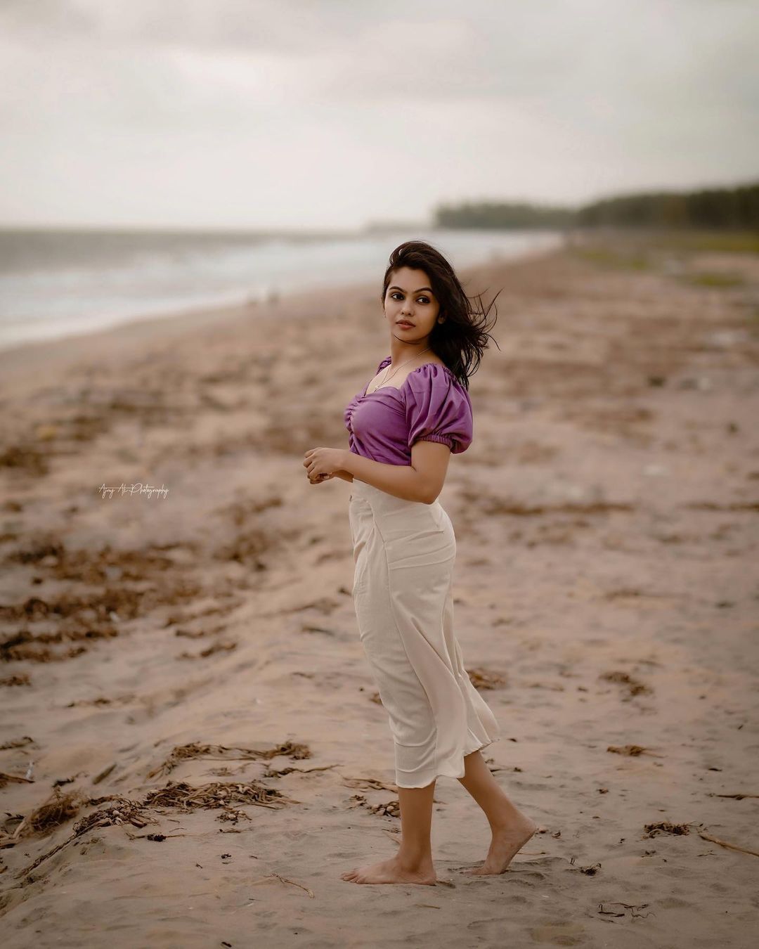 photos: விருது விழாவில் கலந்துகொண்ட 2018 பட நடிகை.. எப்படி ...