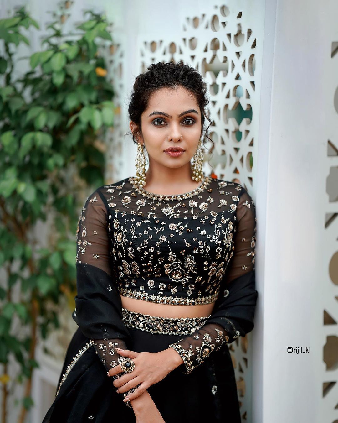 photos: விருது விழாவில் கலந்துகொண்ட 2018 பட நடிகை.. எப்படி ...