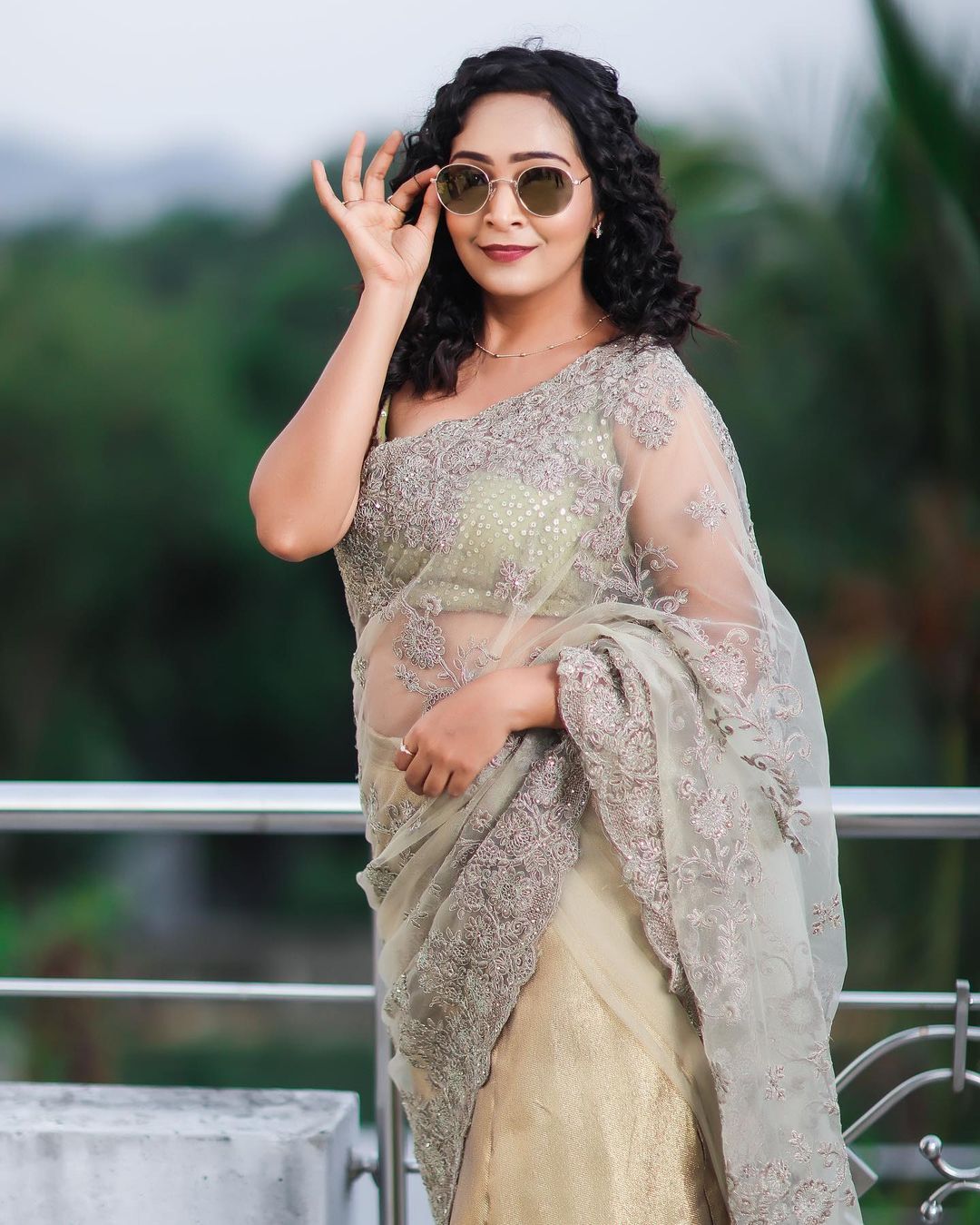 photos: ராஜா ராணி 2 சீரியல் நடித்த மயில்லா இது.. வேற லெவல் லேட்டஸ்ட் ...