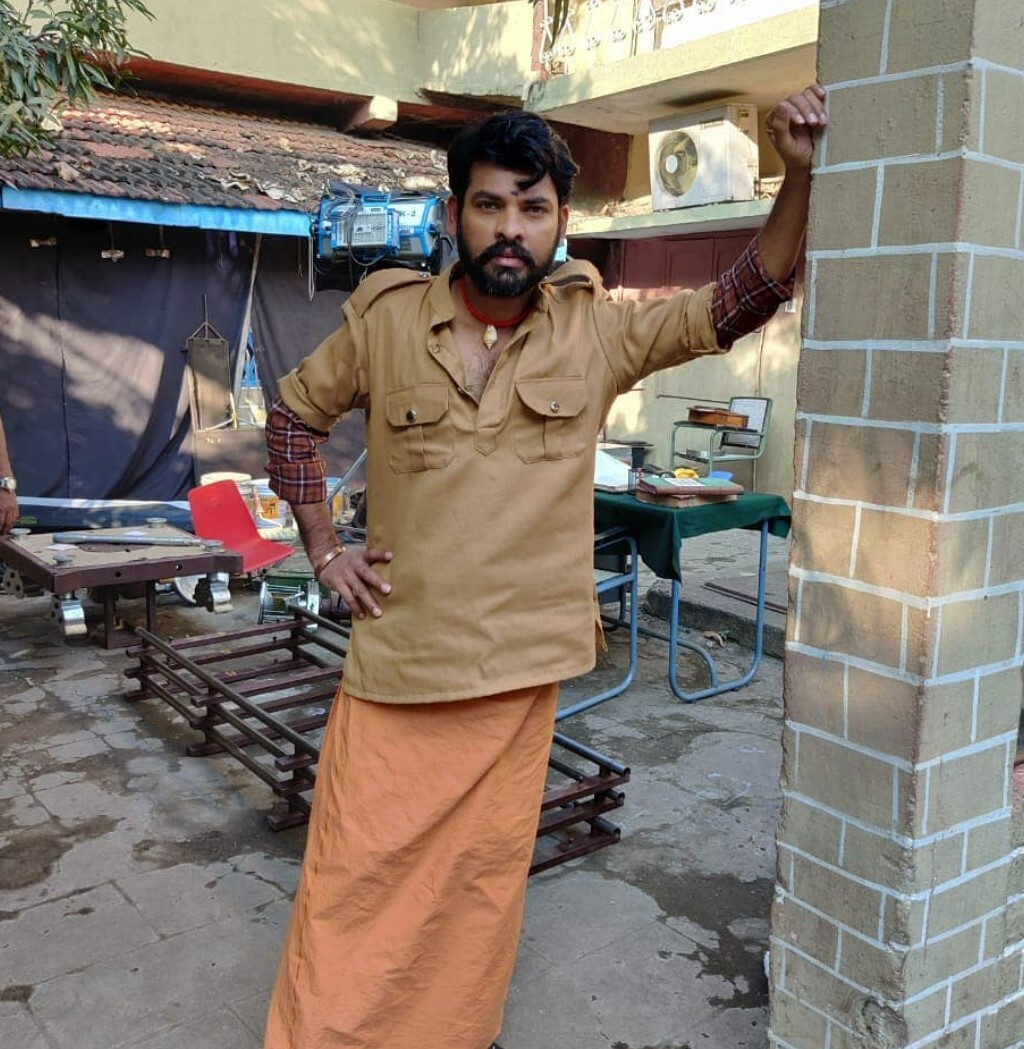 PHOTOS: நடிகர் விமலின் மனைவியை பாத்துருக்கீங்களா? இணையத்தை கலக்கும் விமலின் குடும்ப ...