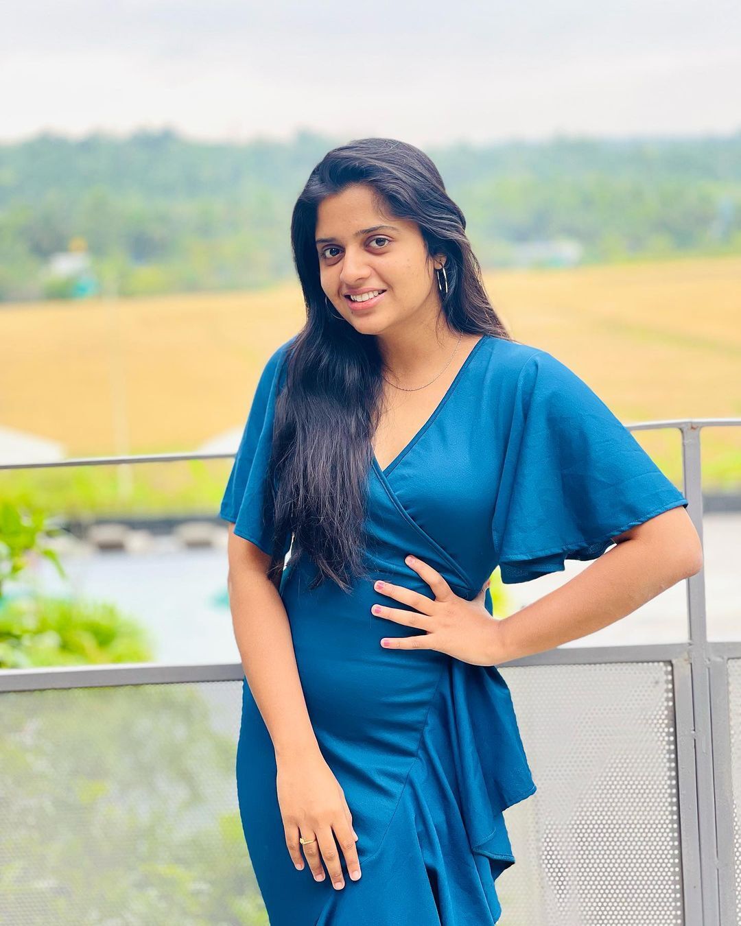 photos: ஏம்மா.. உனக்கு கல்யாணம் இப்படி ஆயிடிச்சேன்னு வருத்தத்துல இருக்கோம்.. இன்ஸ்டா ரீல்ஸ் ...