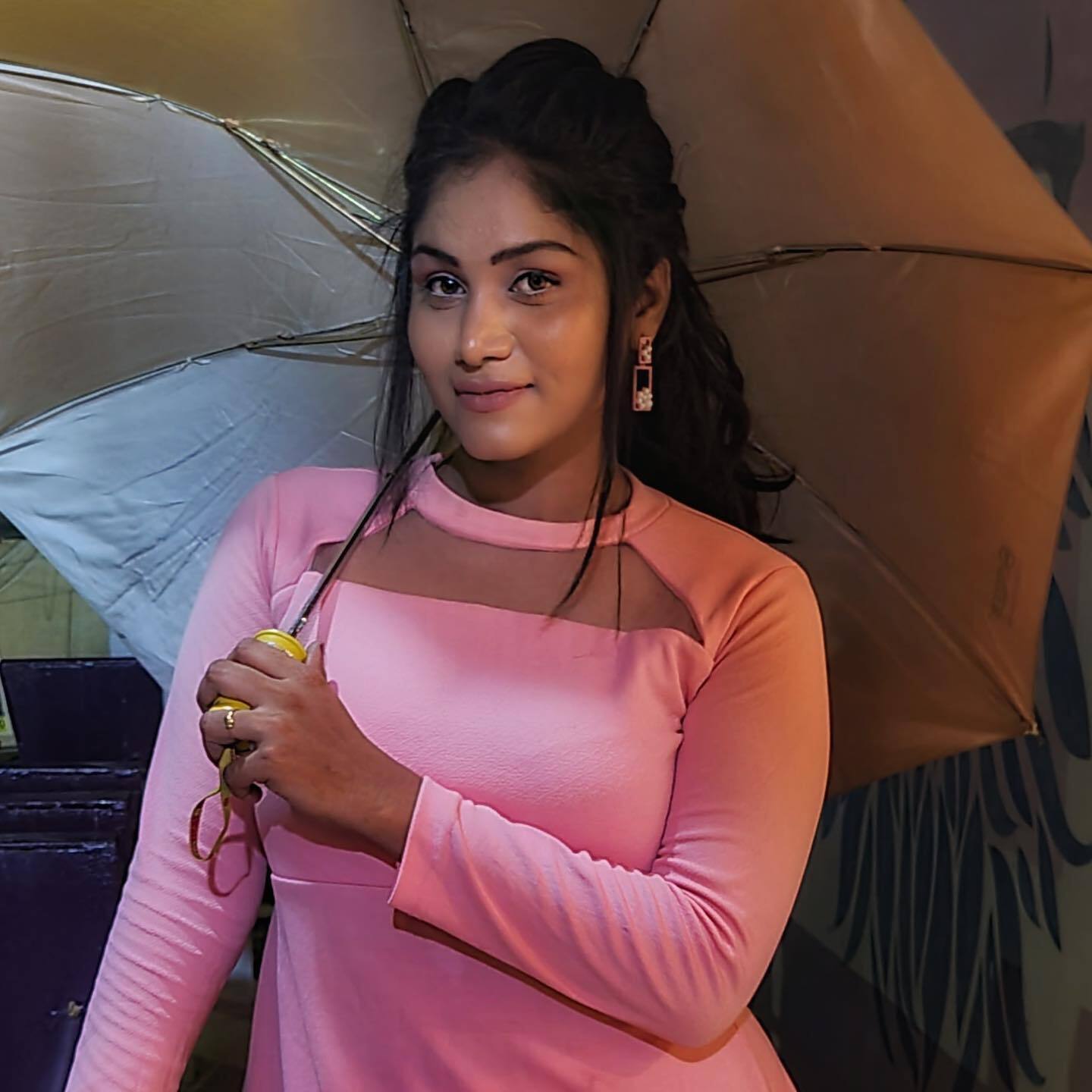 PHOTOS: சீரியல் நடிகை ரோஜா ஸ்ரீயா இது? ஹீரோயினாக மாறிய ரோஜாவின் ...