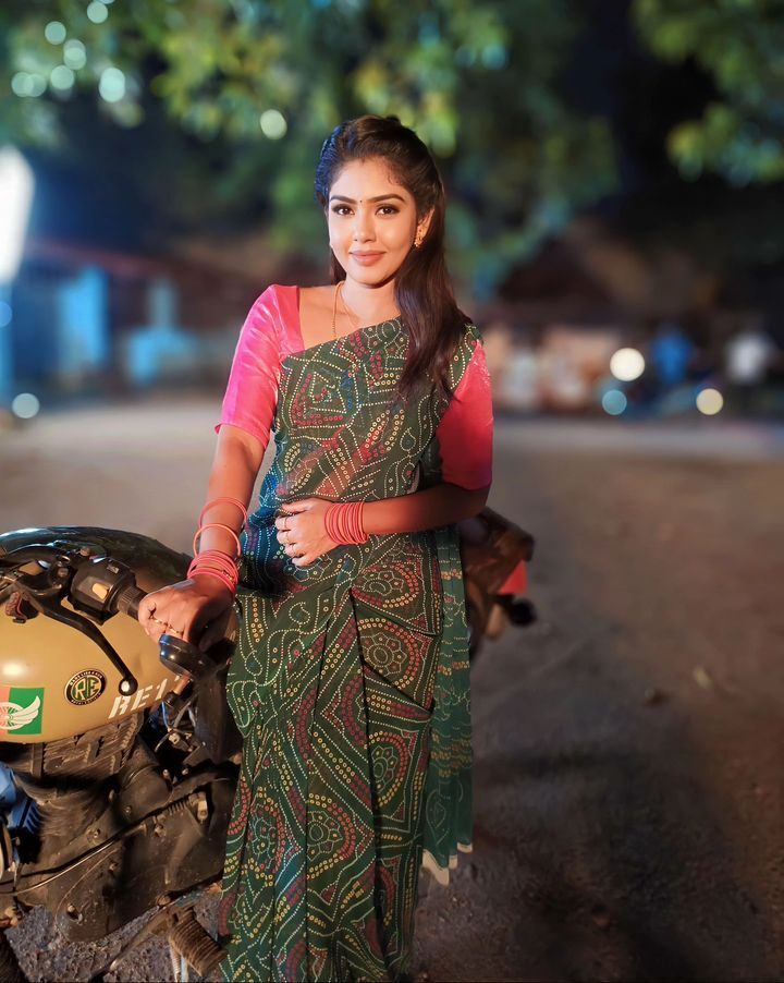 PHOTOS: புது வீடு கட்டிய பாண்டியன் ஸ்டோர்ஸ் மீனா.. எவ்வளவு பிரமாண்டம்.. புகைப்படத்தை பாத்திங்களா ...