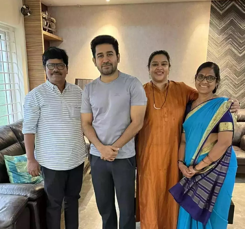 PHOTOS: விஜய் ஆண்டனியின் மனைவியா இது? பலரும் பார்த்திடாத விஜய் ...