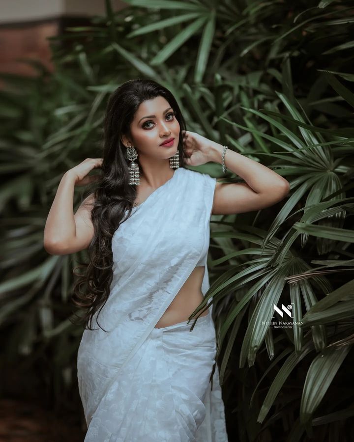 PHOTOS: 'குங்குமப்பூவும் கொஞ்சுபுறாவும்’ பட நடிகையா இது? எவ்வளோ ...