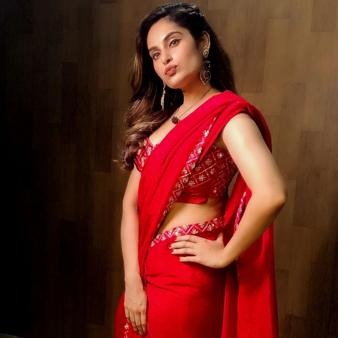 PHOTOS: இது வித்தியாசமான வொர்கவுட்டா இருக்கே.. குக் வித் கோமாளி ...