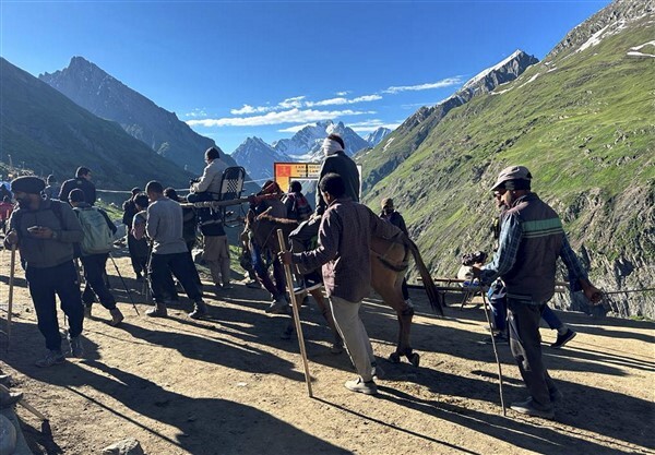 Pilgrims Enroute To The Holy Amarnath Shrine; See Photos Photos: HD Images, Pictures, News Pics ...