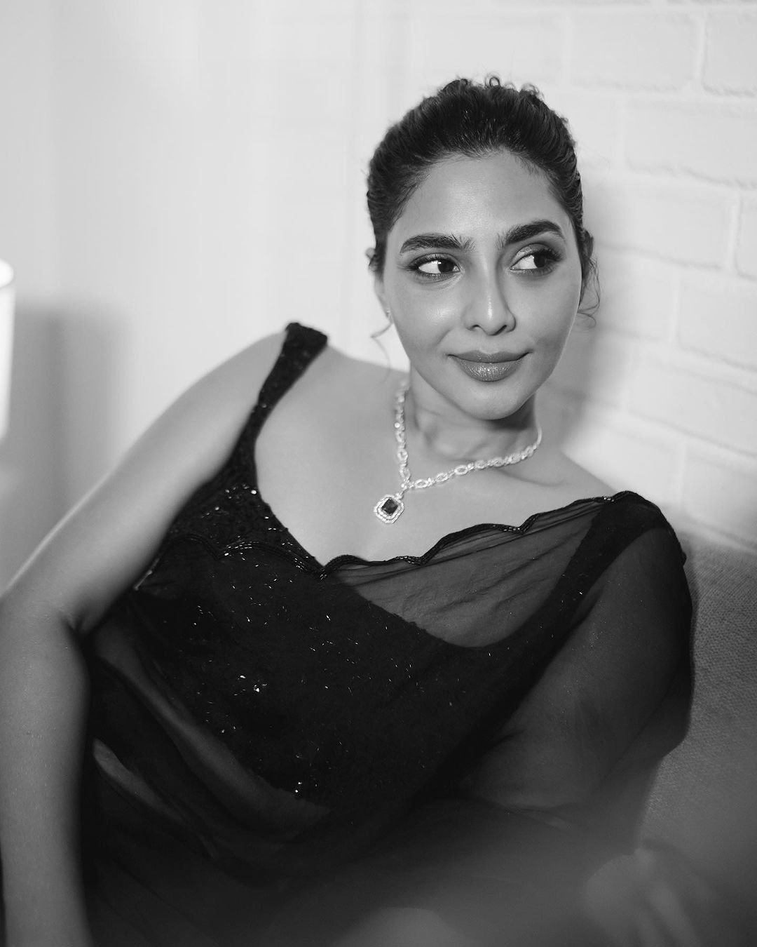 South Actress Aishwarya Lekshmi Looks Gorgeous in Monochrome Photos ...