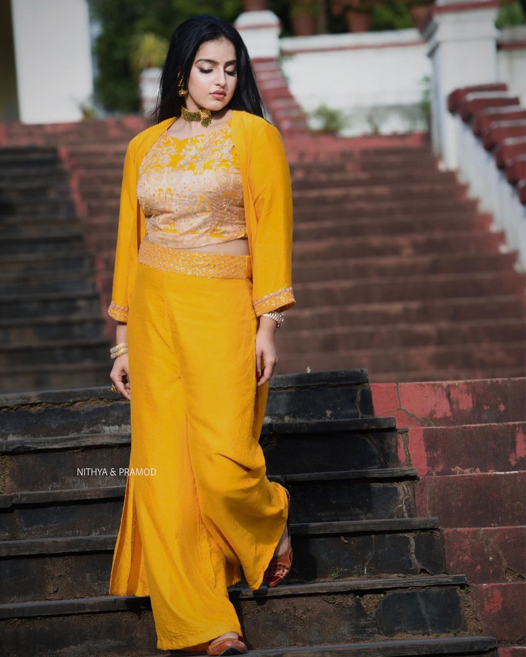 Actress-Model Malavika Menon's Gorgeous Look in Yellow Outfit Made Wow ...