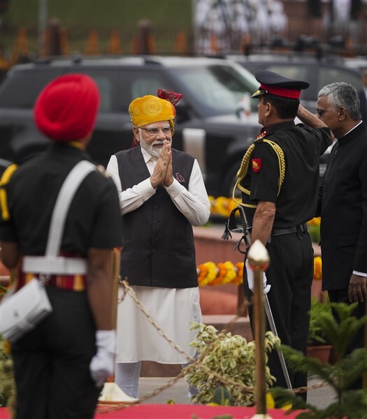 In Pics Prime Minister Narendra Modis Gestures During His Address On