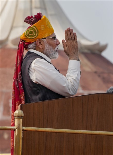 In Pics: Prime Minister Narendra Modi’s Gestures During His Address On ...