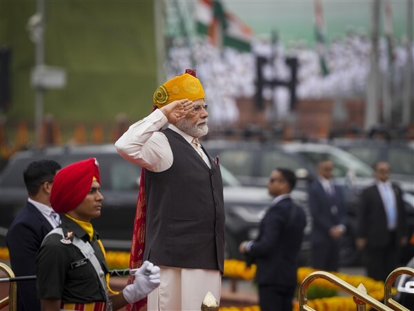 In Pics: Prime Minister Narendra Modi’s Gestures During His Address On ...