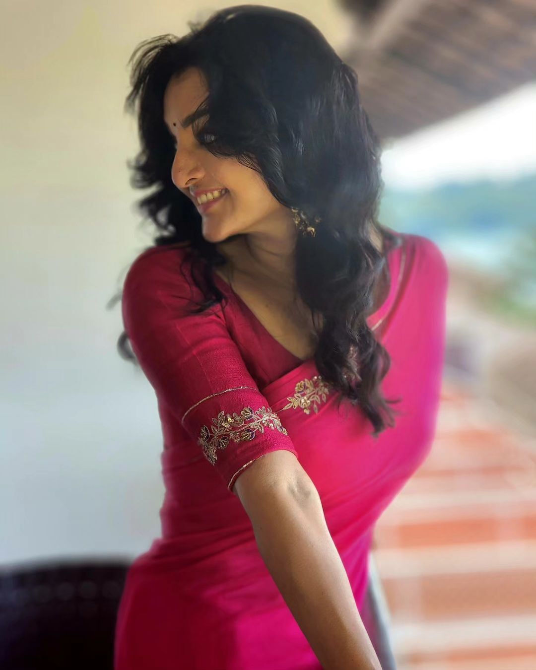 Manju Warrier's Stunning Look In Pink Saree Goes Viral On Social Media, Check Out The Pics ...