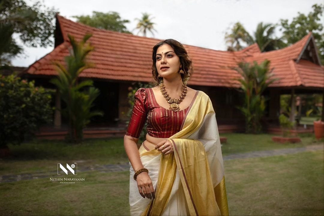 Mollywood Actress Anusree Stunning Photoshoot in Onam Special Attire ...