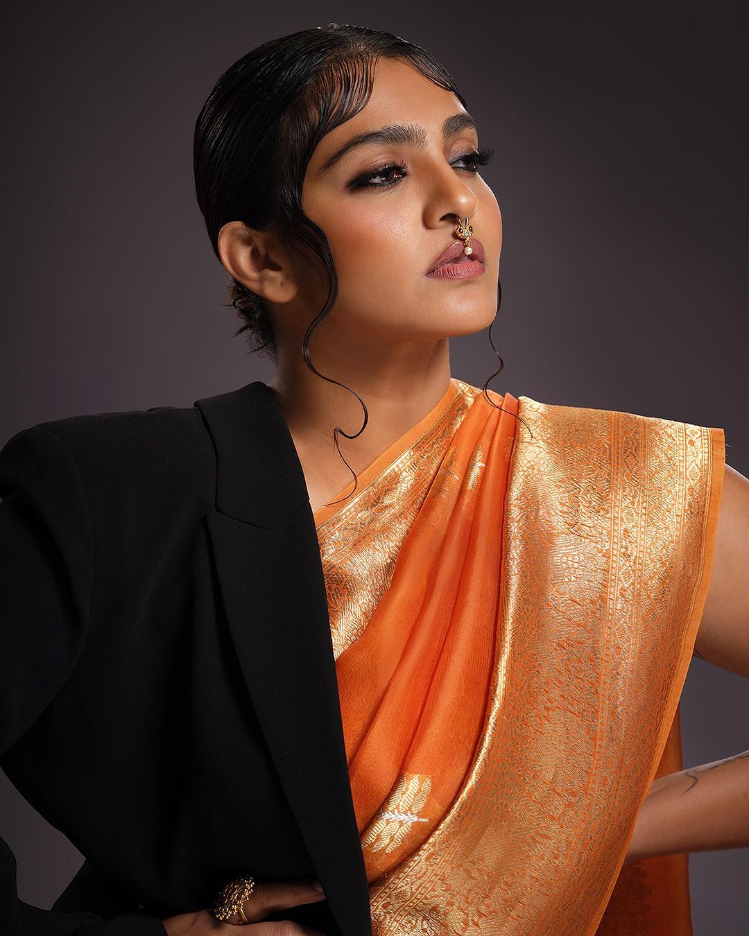 Parvathy Thiruvoth Stunning In Trendy Saree Look , Check Out The Pics ...