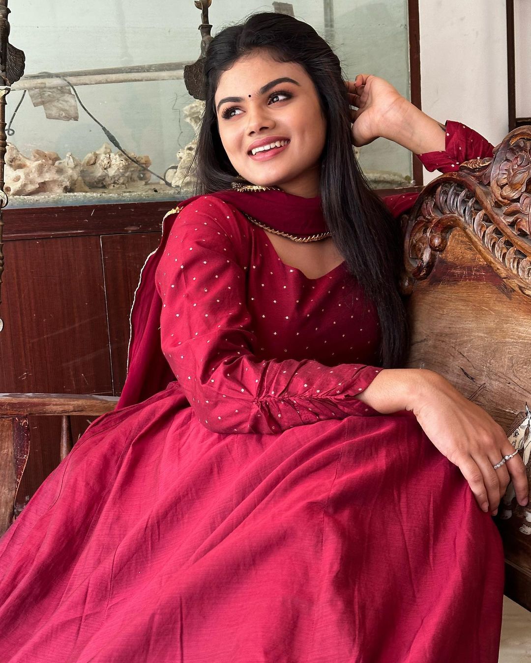 PHOTOS: மாடர்ன் உடையில் போட்டோஷூட் செய்த விஜய் டிவி நடிகை.. கலாய்த்த ...