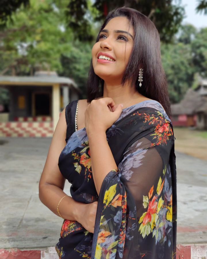 PHOTOS: பாண்டியன் ஸ்டோர்ஸ் மீனாவா இது.. மாடர்ன் ட்ரெஸ்ஸில் கலக்குறாங்களா.. ஸ்டன்னுங் பிக்ஸ் இதோ ...