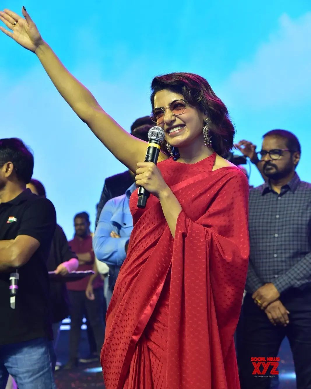 Samantha Ruth Prabhu's Eye Grabbing Look in Red Sabyasachi Saree in ...