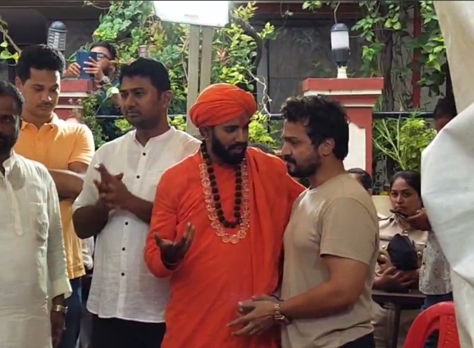 Witness The Emotional Farewell Of Spandana Raghavendra As Family And ...