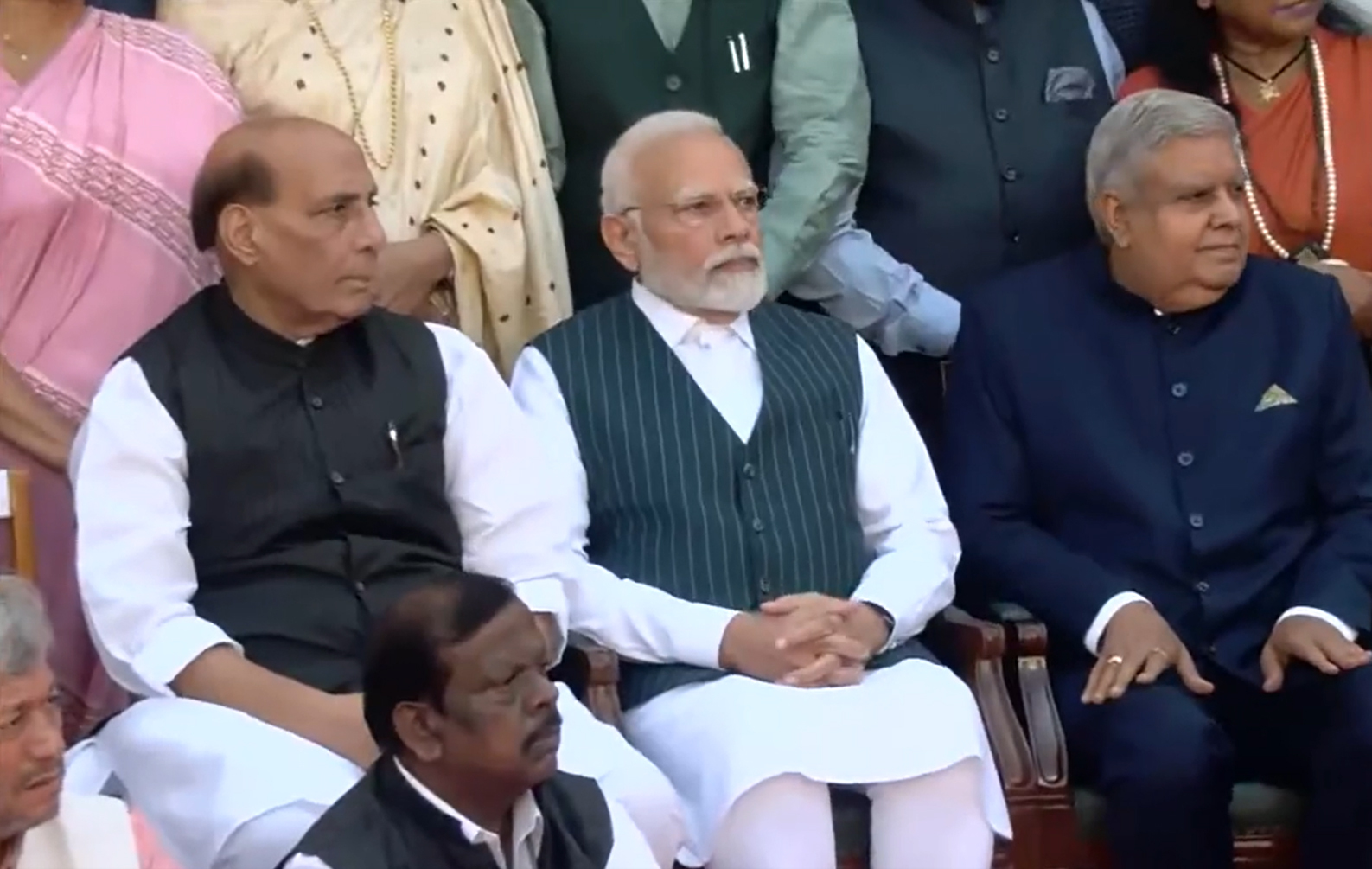 In Pics: PM Modi And Parliament Members Gather For A Photo Session ...