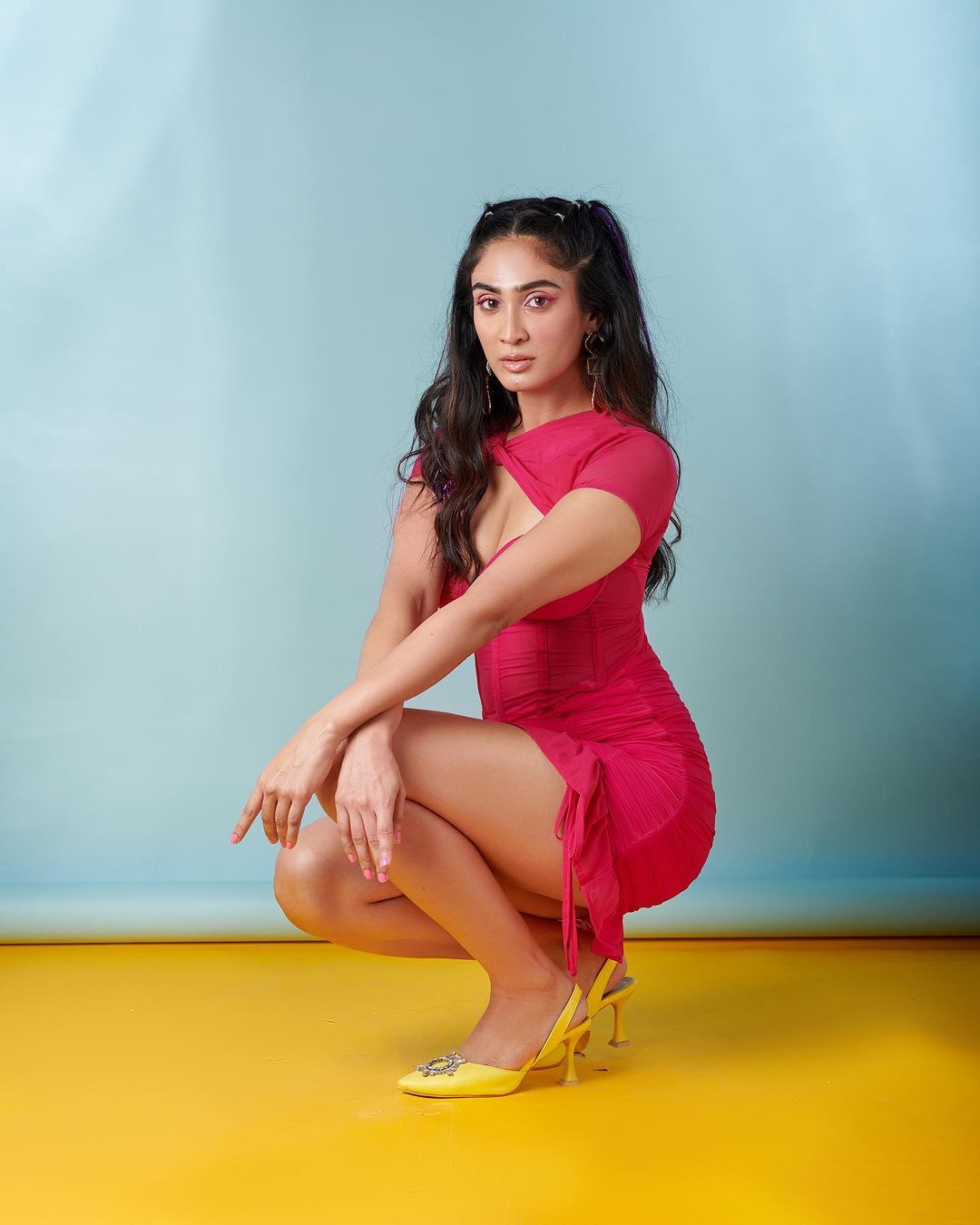 Mollywood Actress Deepti Sati's Glamorous Photoshoot in Golden Outfit ...