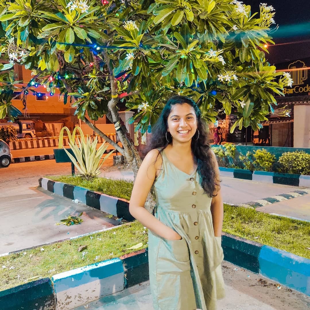 PHOTOS: 20 வயதேயான நடிகை ரோஜாவின் மகளா இது? நடிகைகளுக்கே டஃப் ...