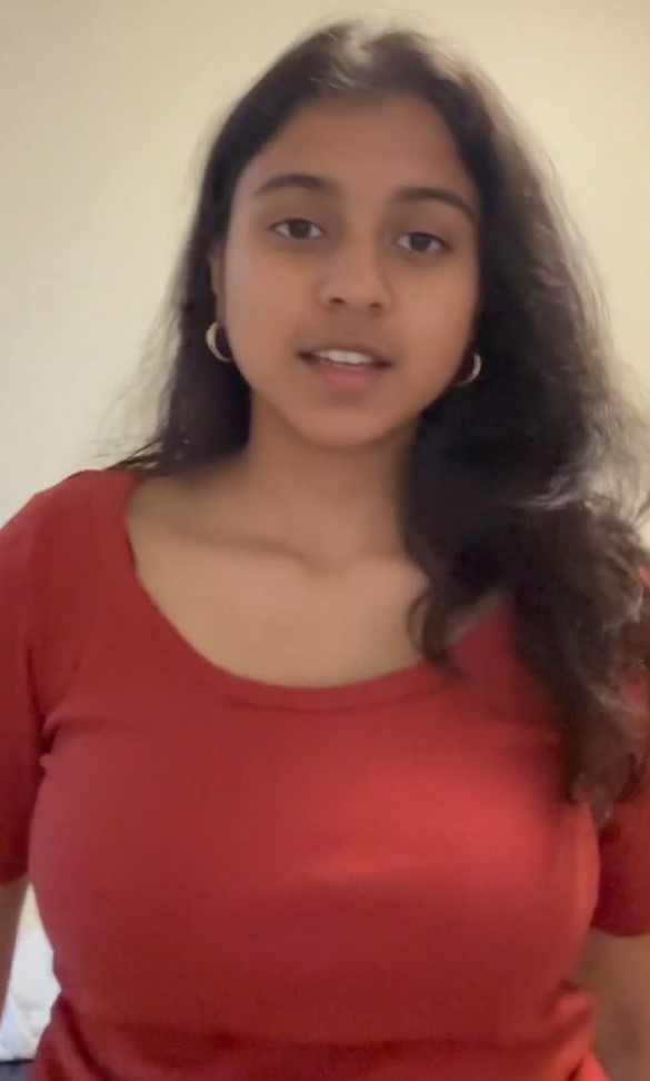 PHOTOS: 20 வயதேயான நடிகை ரோஜாவின் மகளா இது? நடிகைகளுக்கே டஃப் ...