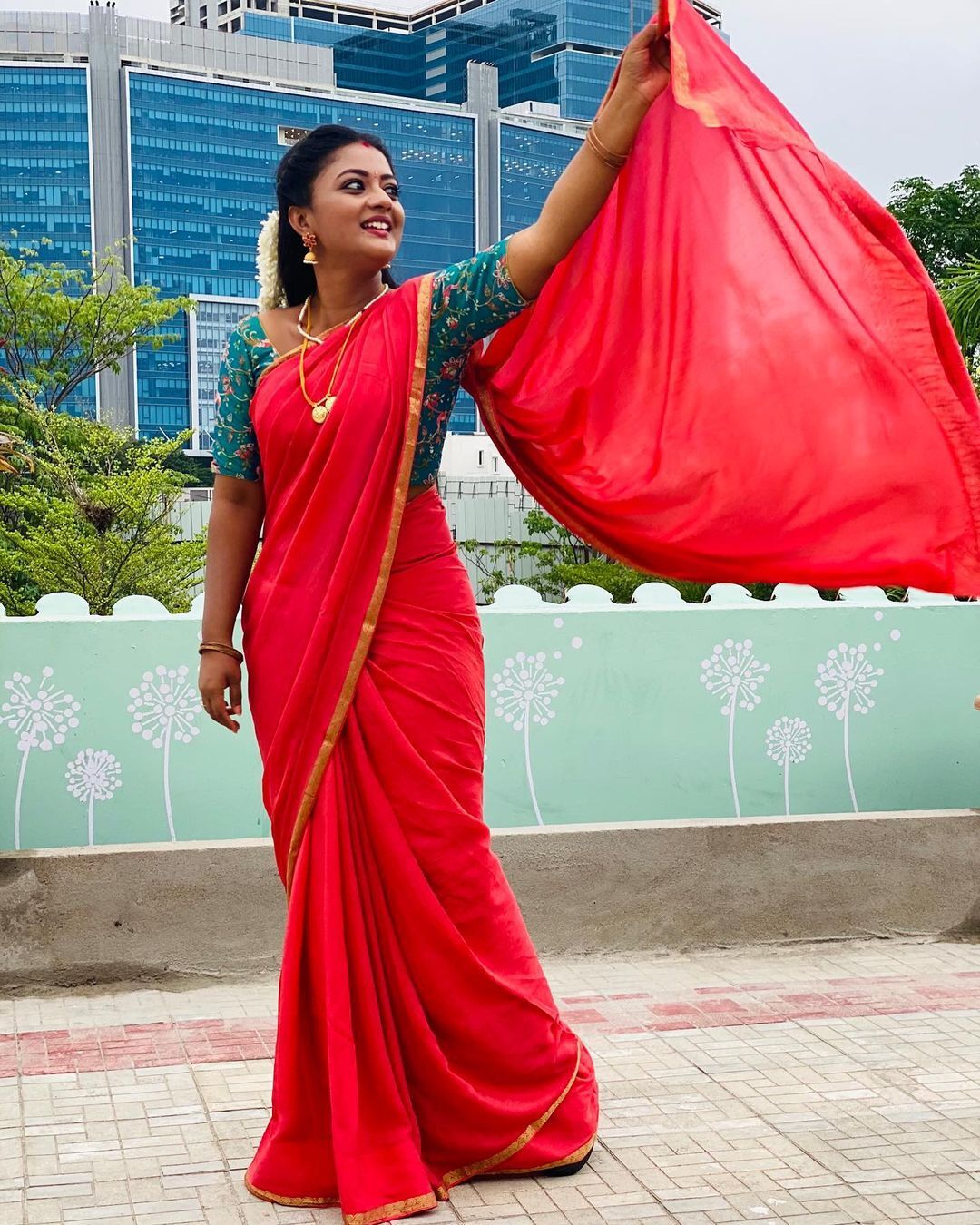 PHOTOS: பக்தி பரவசமாய் மாறிய சிறகடிக்க ஆசை சீரியல் நடிகை.. கமெண்டுகளை ...