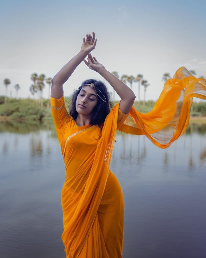 PHOTOS: நடிகை தேவதர்ஷினியின் மகளா இது? ஹீரோயினுக்கே டஃப் ...