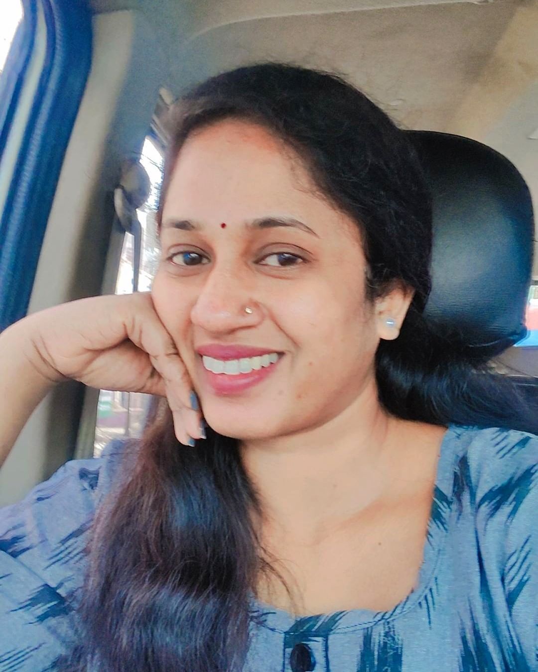 PHOTOS: புதுமனை புகுவிழாவிற்கு அழைப்பு விடுத்த பிக்பாஸ் பிரபலம்.. சிறப்பு விருந்தினர் யாருன்னு ...