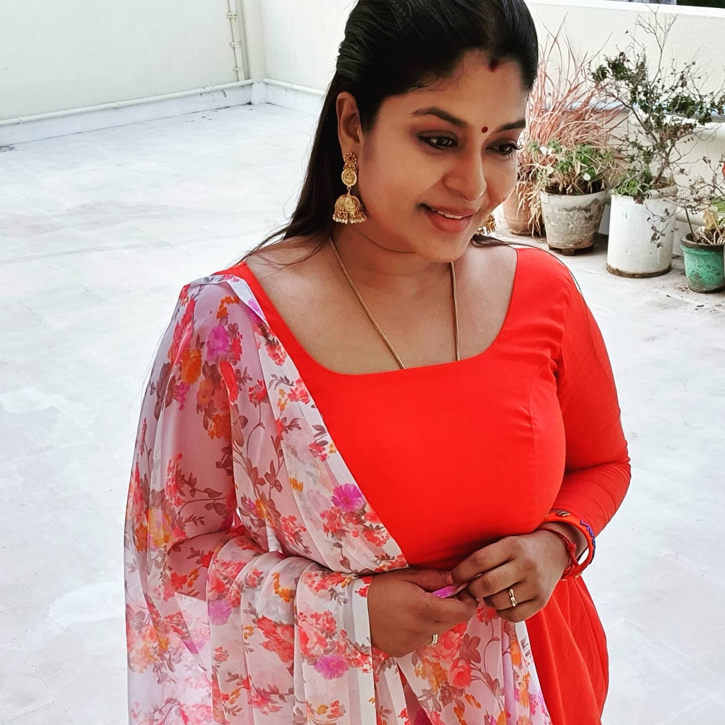 PHOTOS: விஜய்யின் 'காவலன்' பட நடிகை நீபவை நியாபகம் இருக்கா? மிரள வைக்கும் போட்டோஸ்! | actress ...