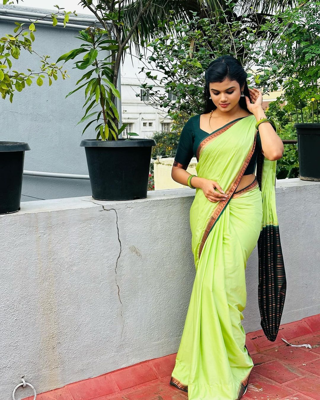 PHOTOS: துபாயில் ஸ்டன்னிங் லுக்.. லைக்குகளை குவிக்கும் பாக்கியலட்சுமி ...