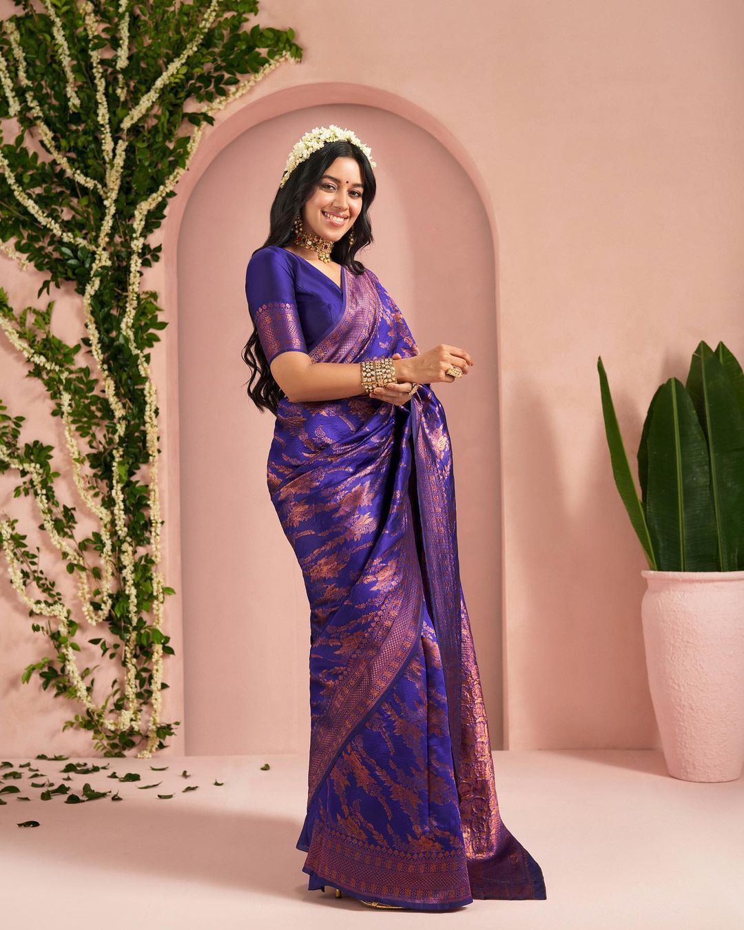 PHOTOS: தாவணியில் க்யூட்டான சிரிப்பு.. நடிகை மிருணாளினி ரவியின் ட்ரெடிஷனல் க்ளிக்ஸ் | actress ...