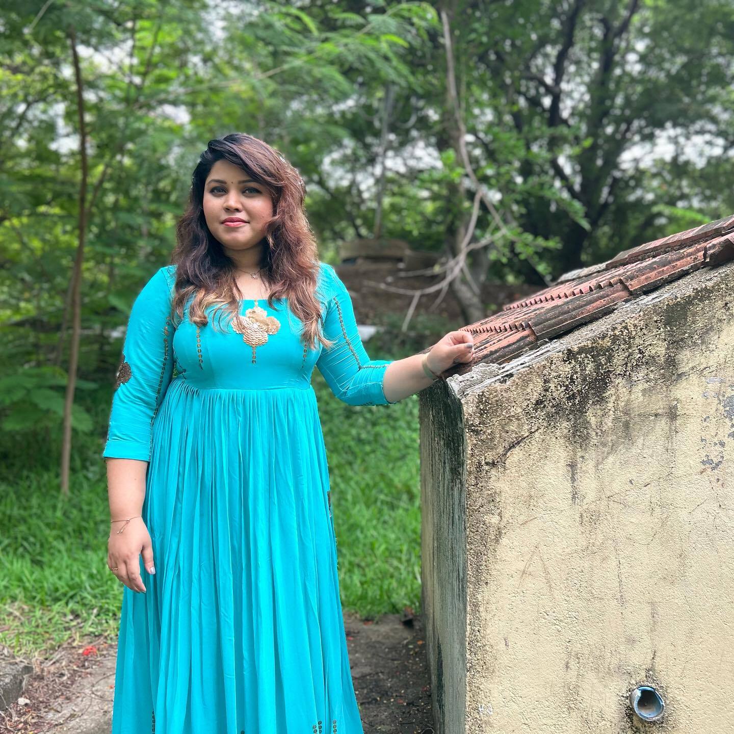 PHOTOS: விஜய்யின் ரீல் தங்கையா இது? ஆள் அடையாளமே தெரியலையே ...