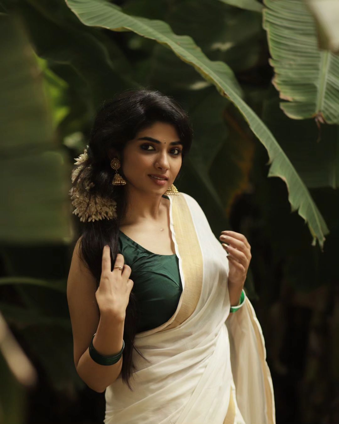 PHOTOS: என்ன பிரக்யா இது? வித்தியாசமான போட்டோஷூட்டில் விதவிதமாய் போஸ் ...