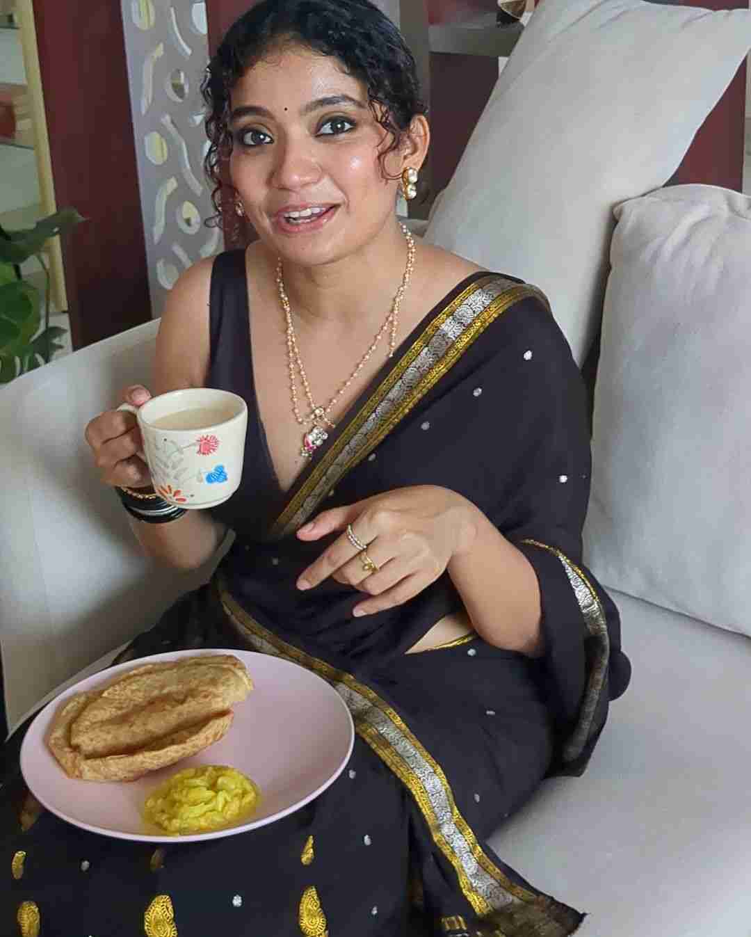 Anna Ben Looks Elegant In Saree, Actress Shares Beautiful Pictures In ...