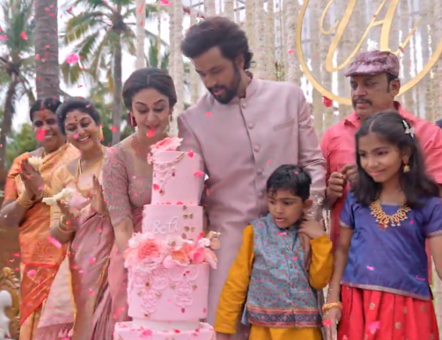 In Pics : Arjun Sarja's Daughter Aishwarya Gets Engaged Umapathy Ramaiah Photos: HD Images ...