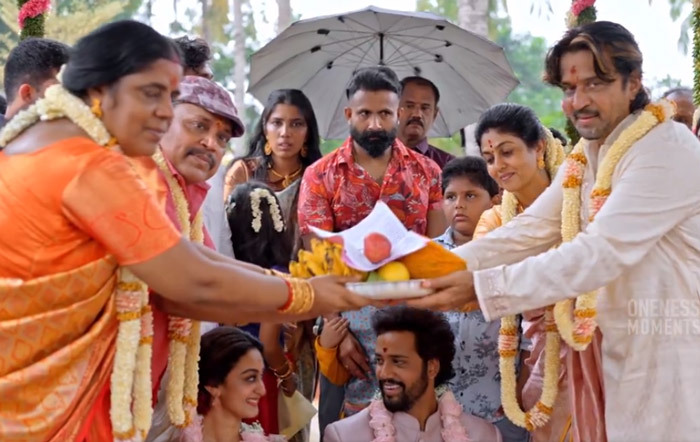 In Pics : Arjun Sarja's Daughter Aishwarya Gets Engaged Umapathy ...