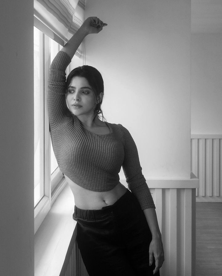 PHOTOS: போட்டோஷூட்டில் அசத்தும் பேச்சுலர் பட நாயகி.. வெளியான லேட்டஸ்ட் ...