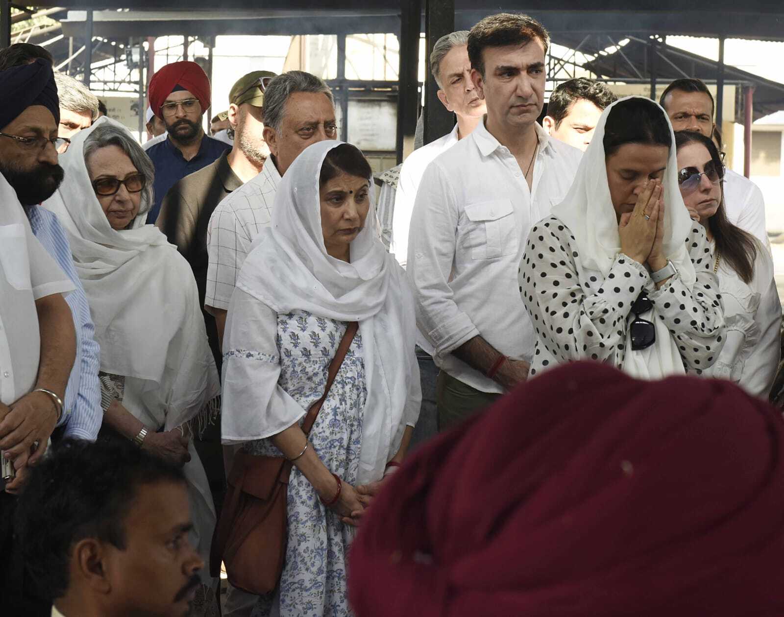 In Pics: Final Rites Of Legendary Indian Cricketer Bishan Singh Bedi ...