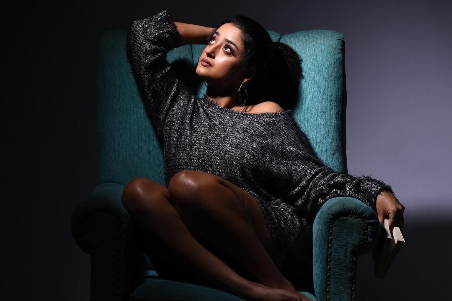 শর্ট পোশাকে অনুগামীদের তাক লাগাচ্ছেন টেলি অভিনেত্রী দেবাদৃতা | Latest ...