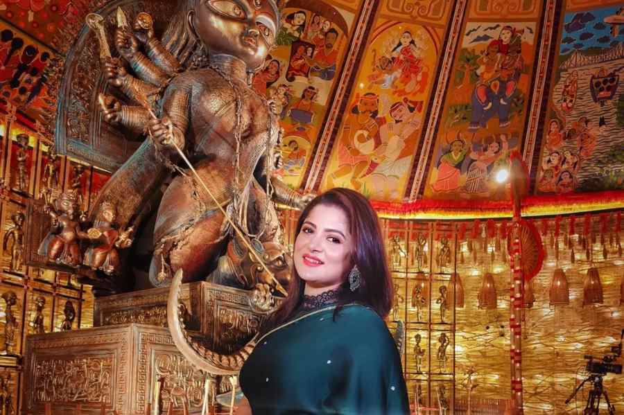 সপ্তমীতে নয়া লুকে সোশ্যাল মিডিয়ায় ধরা দিলেন টলি ডিভা শ্রাবন্তী | Tollywood actress Srabanti ...