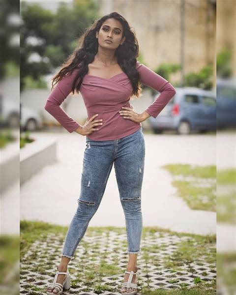 PHOTOS: எக்ஸ் தளத்தில் ட்ரெண்டிங்.. இளைஞர்களின் லேட்டஸ்ட் கிரஸ்.. இணையத்தை கலக்கும் பிக் பாஸ் ...