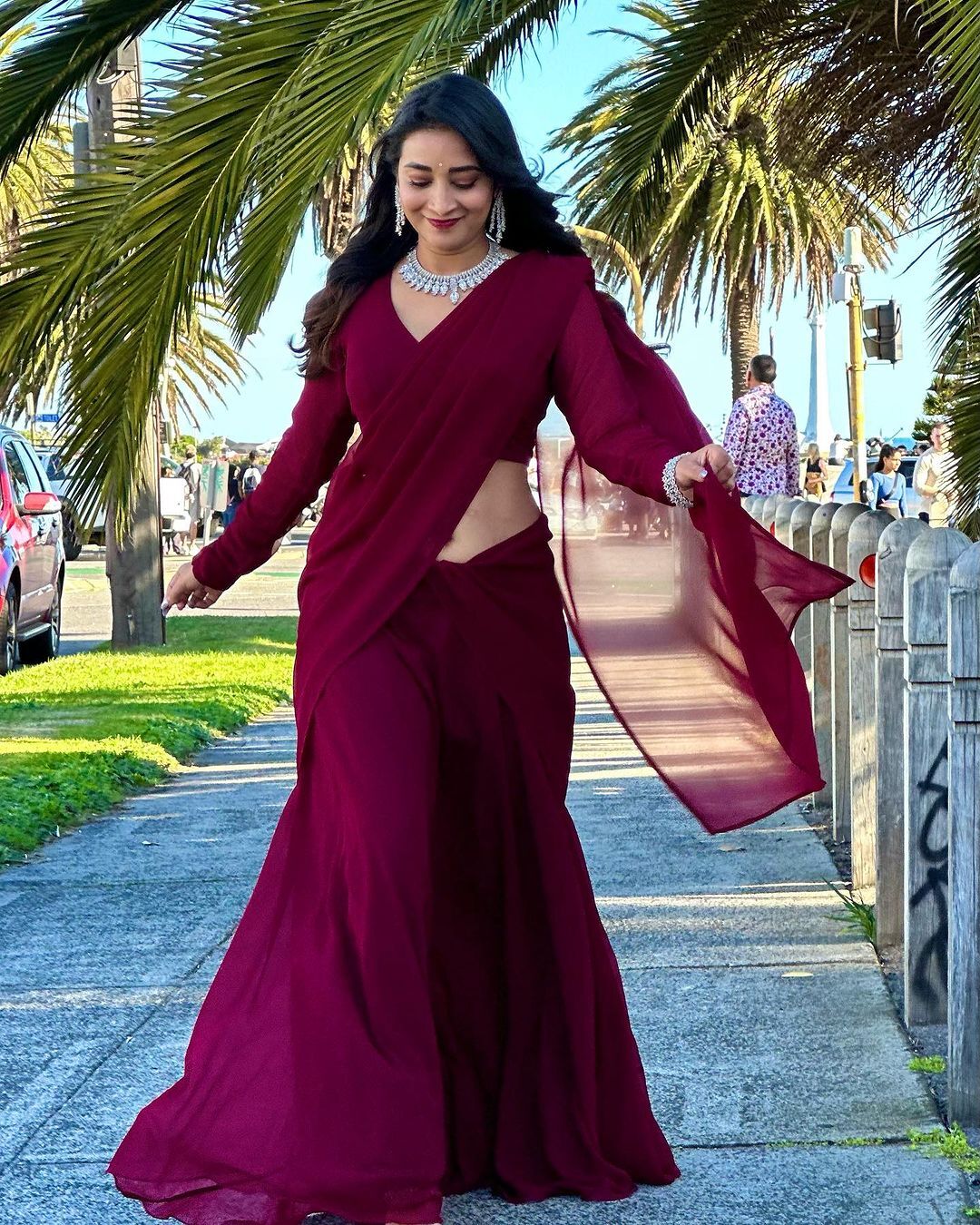 వలపుల వయ్యారాలతో అట్రాక్ట్ చేస్తున్న భాను శ్రీ. | Actress Bhanu Shree cute beuaties viral ...