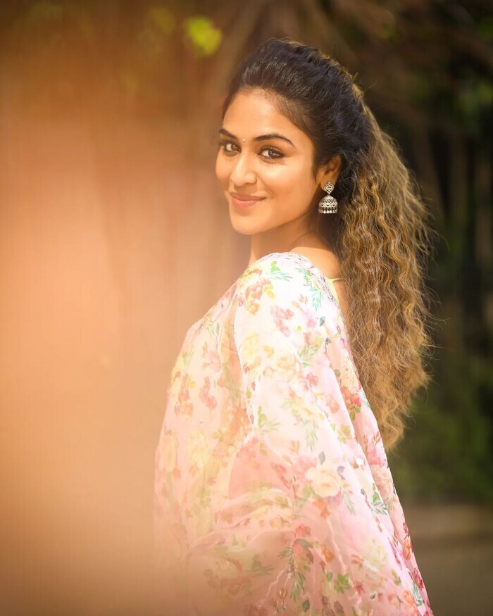 క్యూట్ అందాలతో కవ్విస్తున్న ఇందుజా రవిచంద్రన్ | Actress Indhuja Ravichandran stunning beauty ...