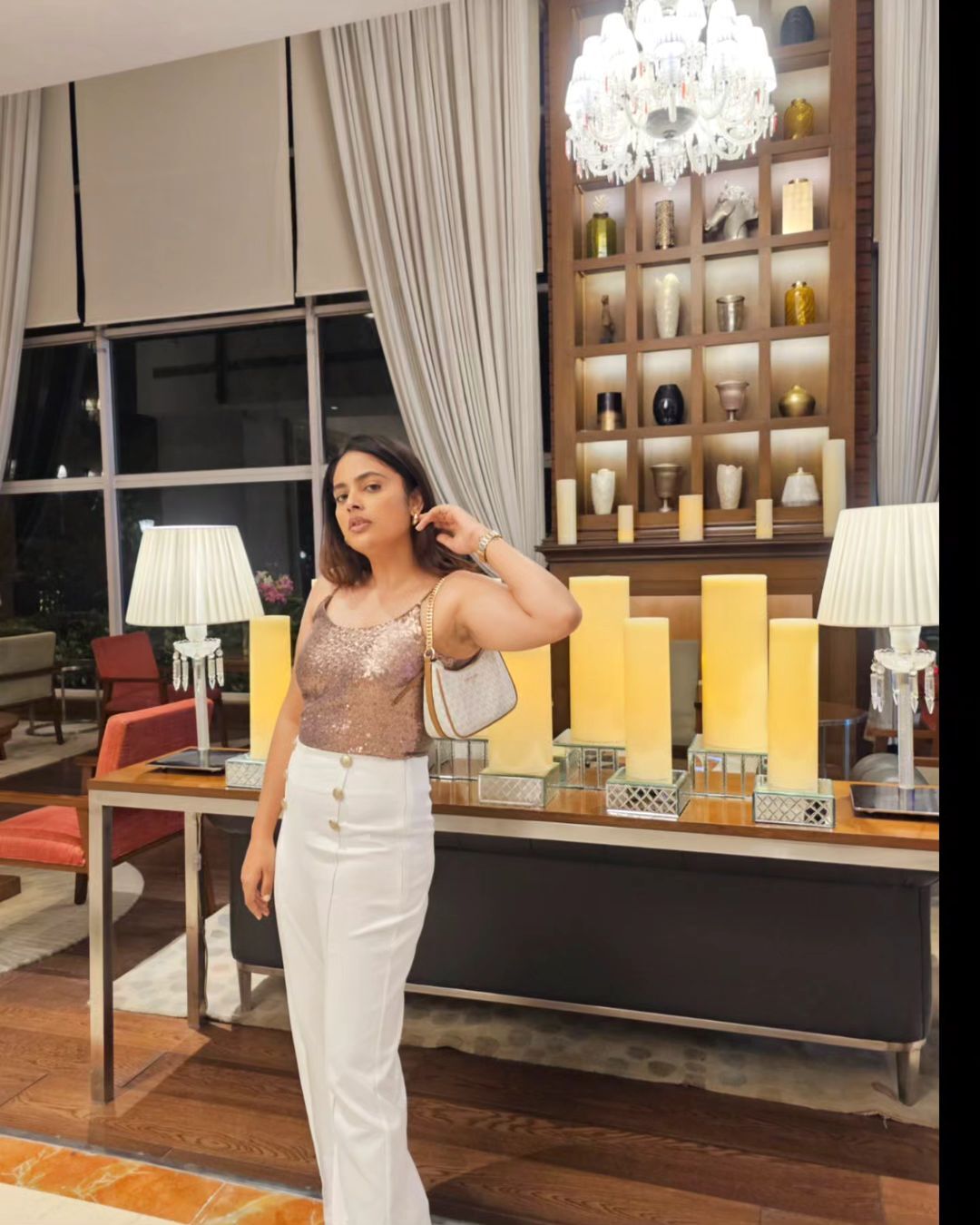 PHOTOS: பிளாக் கலர் சுடிதாரில் க்யூட்டான சிரிப்பு.. நடிகை நந்திதாவின் ...