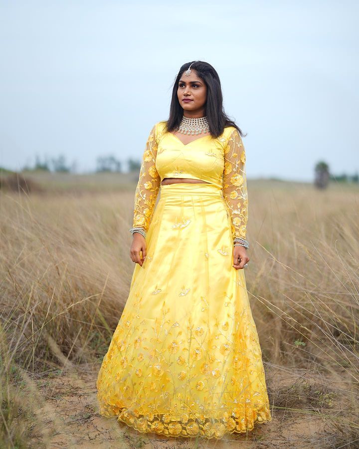 PHOTOS: போட்டோஷூட்டில் கலக்கும் சீரியல் நடிகை.. ரோஜா ஸ்ரீயின் ரீசன்ட் க்ளிக்ஸ்! | actress roja ...