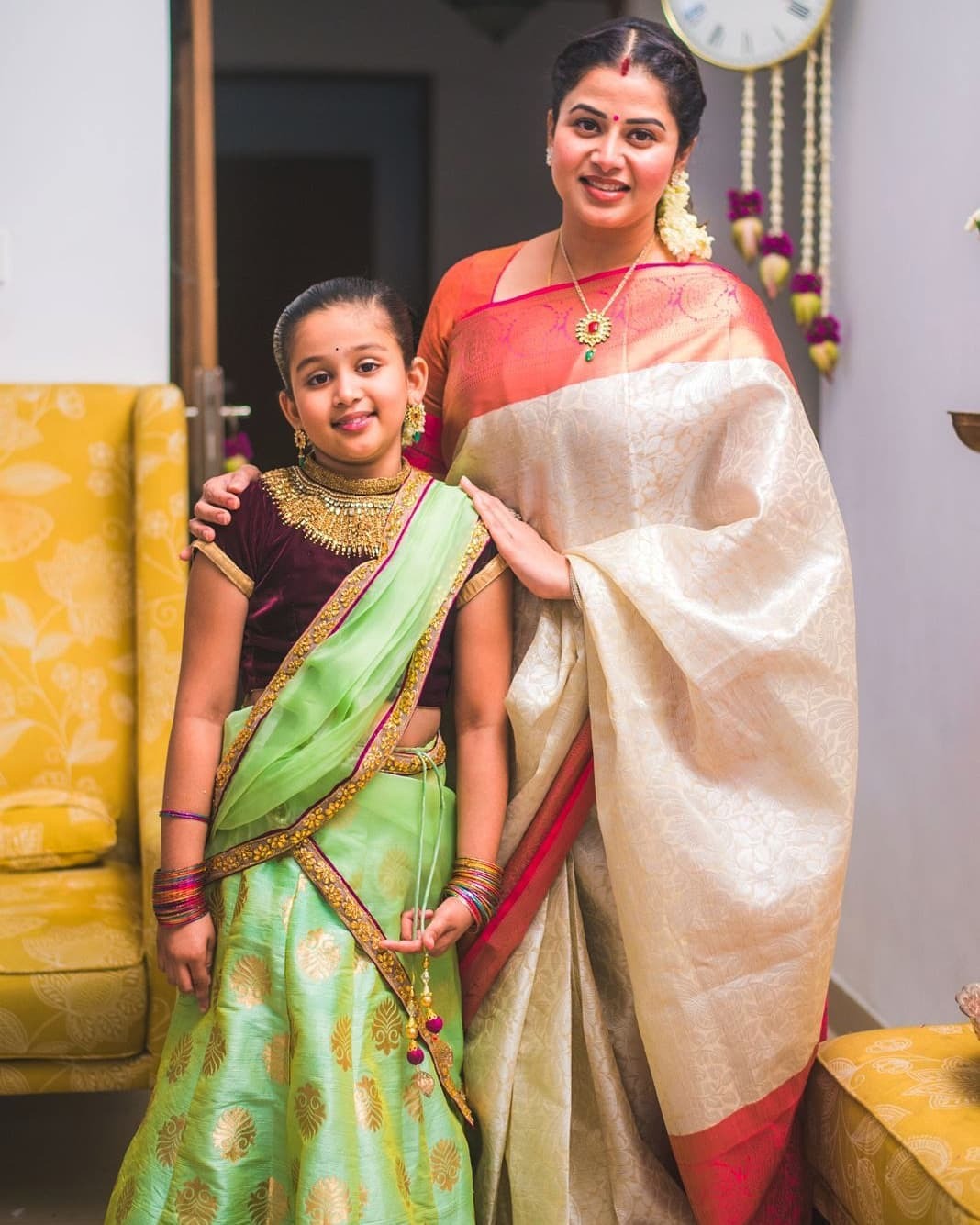 PHOTOS: நடிகை சங்கீதாவிற்கு இவ்வளவு பெரிய மகள் இருக்கிறாரா? லேட்டஸ்ட் ...